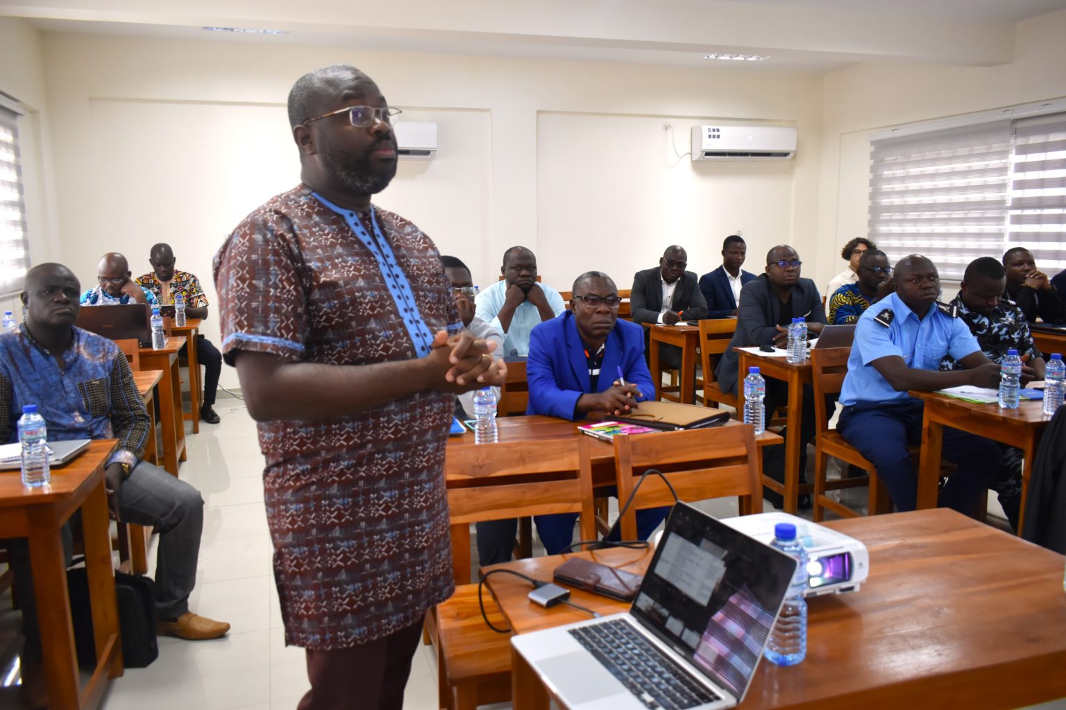 Togo : Professionnalisation du Transport public urbain par Taxi-motos ...