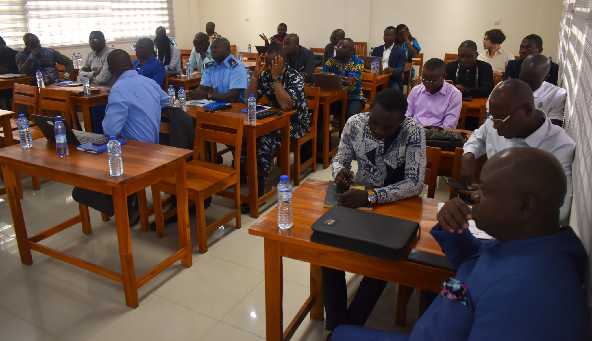 Togo : Professionnalisation du Transport public urbain par Taxi-motos ...